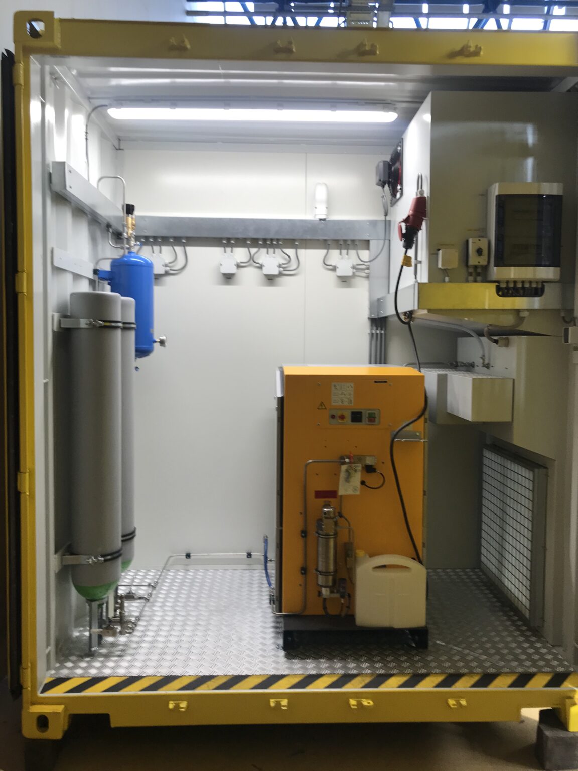 MOBILE REPAIR- & TEST CONTAINERS - Ventil Test Equipment